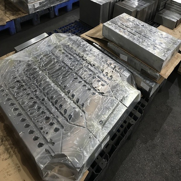 Plastic Molding Base With Anodizing Surface Treatment 1.2083/P80/D2/H13